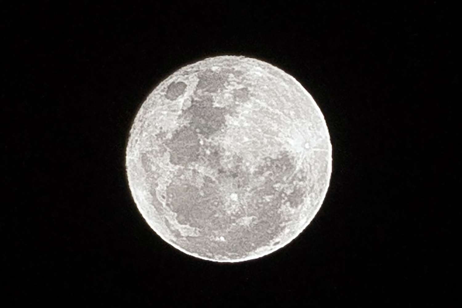 Future Moon base could be powered by lunar DIRT, say scientists as Nasa ...